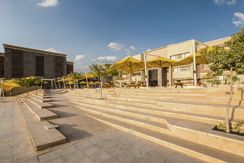 El Alsson British & American International Schools - Die Stadt